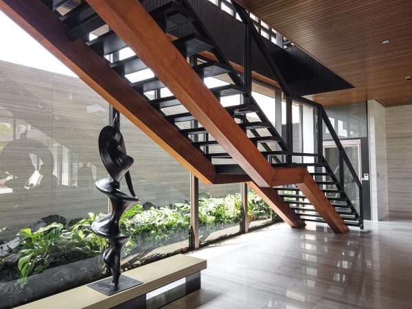 สะกดด้วยจุดเด่น เน้นความเป็นเอกลักษณ์ ไม้แท้จาก CHAMPACA มีให้คุณได้ ใน ...